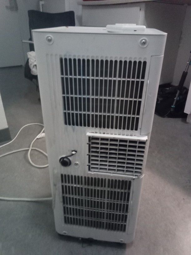 Good Working Ac Unit Cheap And Have All The Attachments