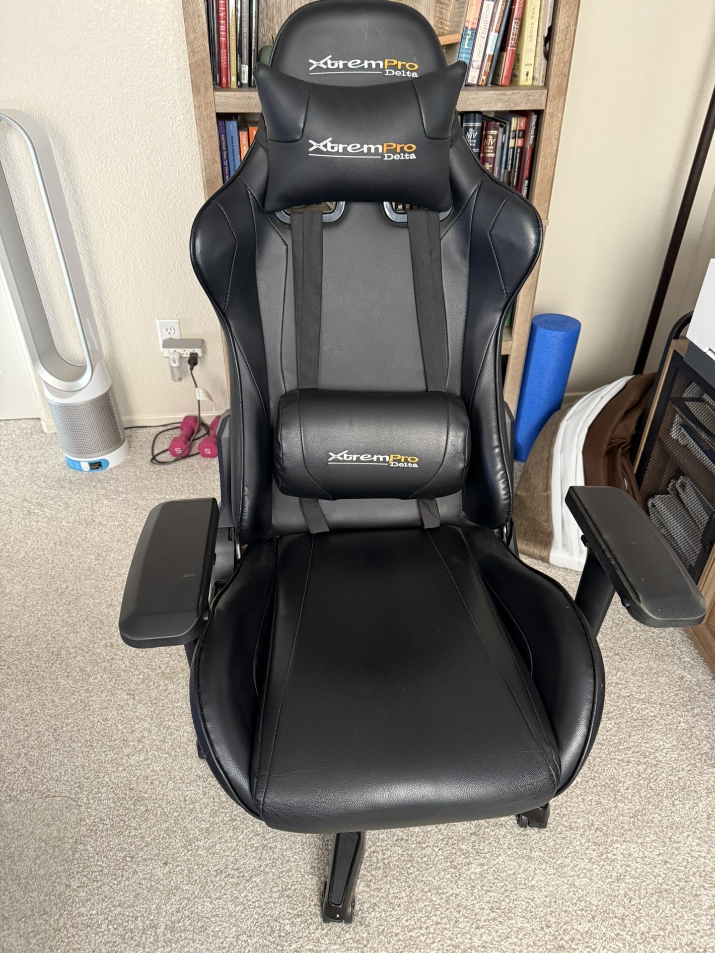 Delta Ergonomic Gaming Chair (Black 28) for Sale in Spring Valley, CA ...