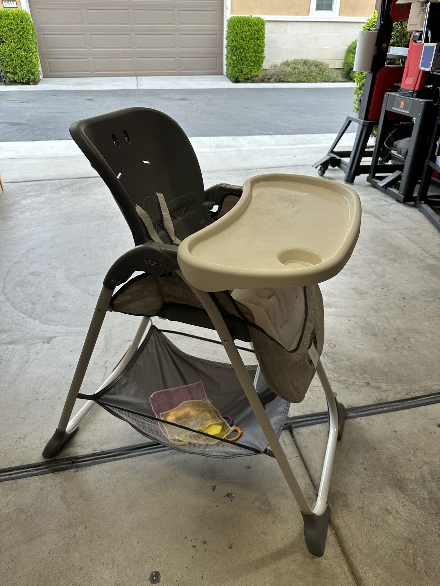 Graco High Chair for Sale in Corona, CA - OfferUp