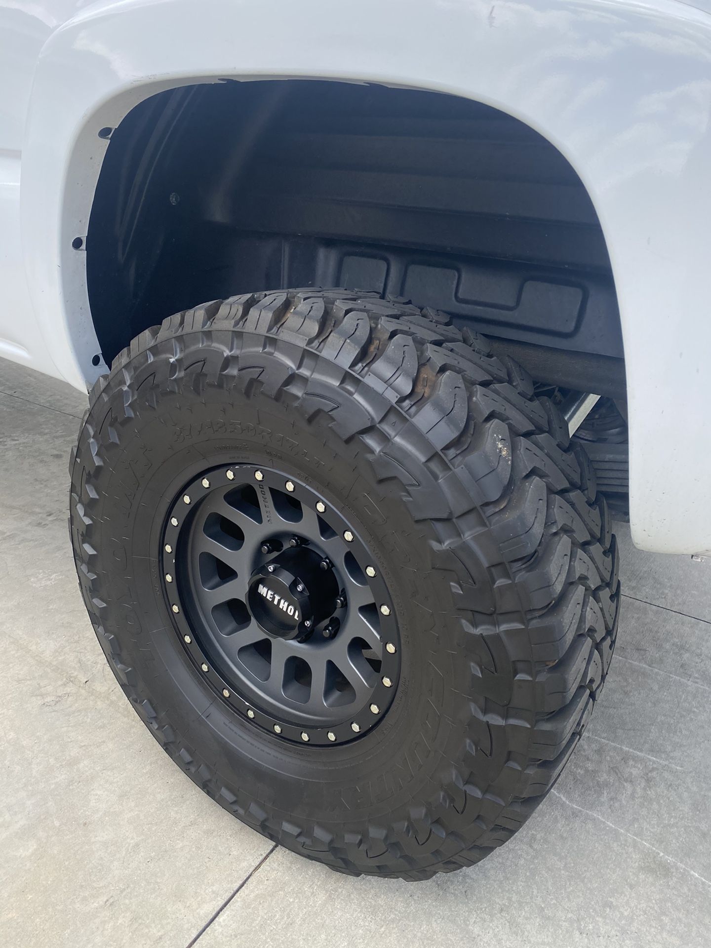 Method wheels Toyo tires 37” 8 lug Duramax Ram for Sale in Riverside ...