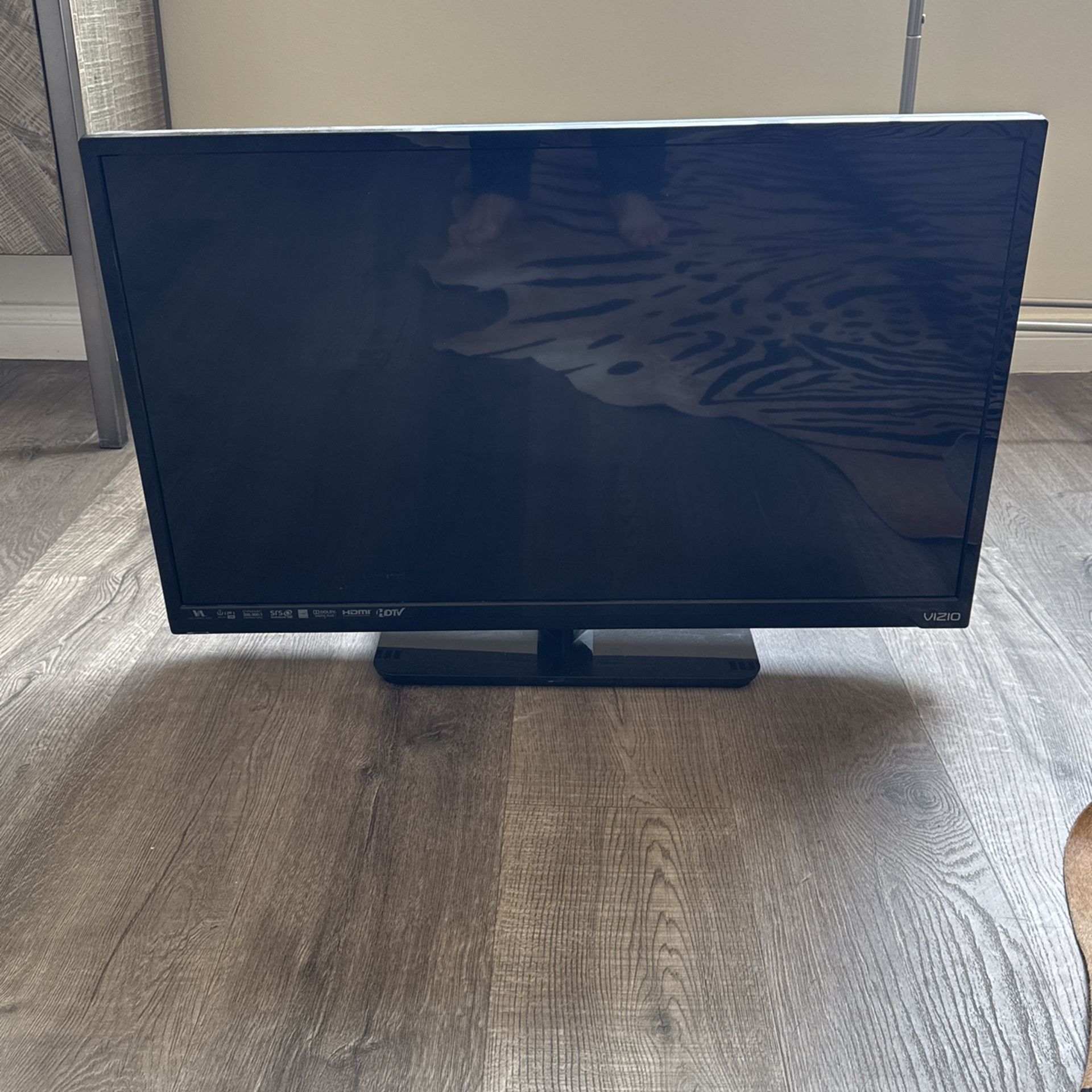32 Inch Vizio TV for Sale in Los Angeles, CA - OfferUp