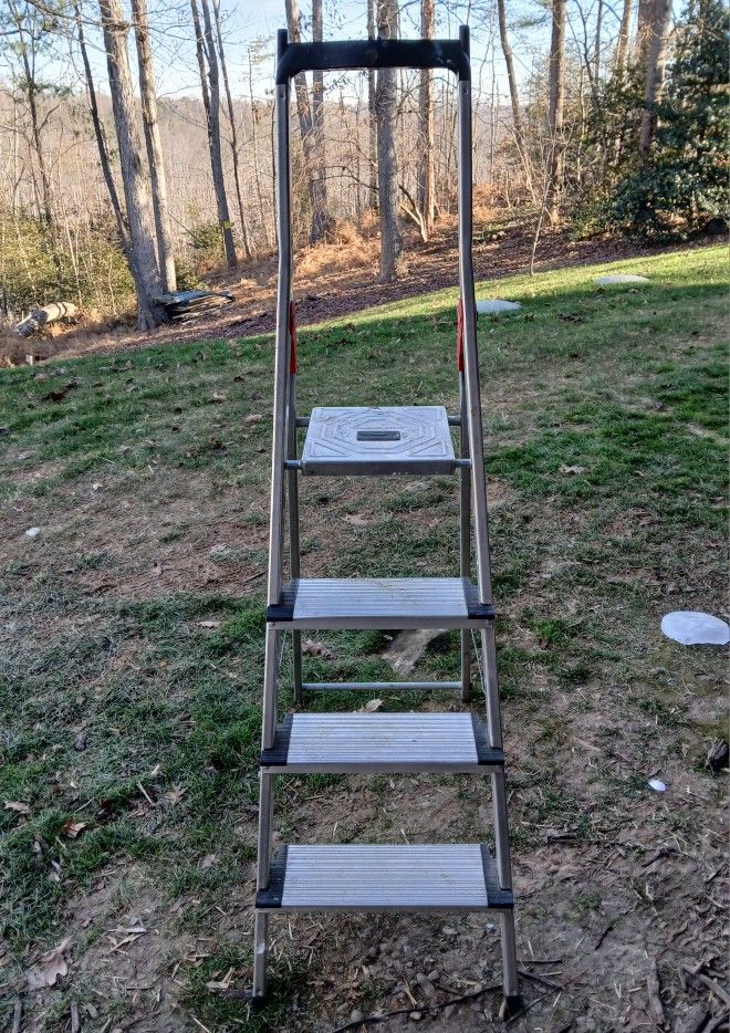 Hailo Ladder for Sale in Wilkesboro, NC - OfferUp