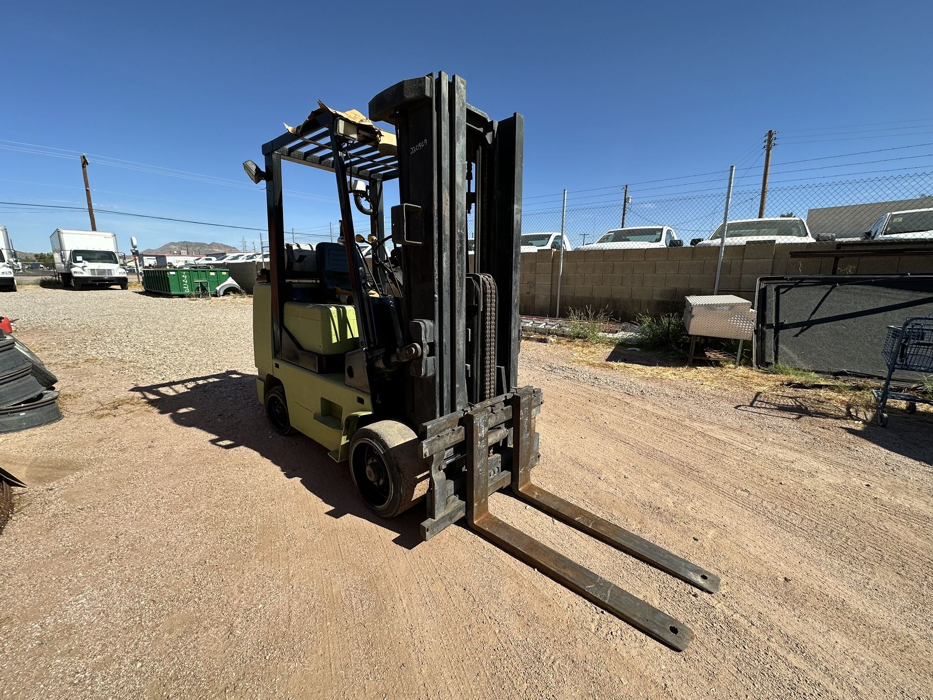 2003 Clark Fork Lift for Sale in Apache Junction, AZ - OfferUp