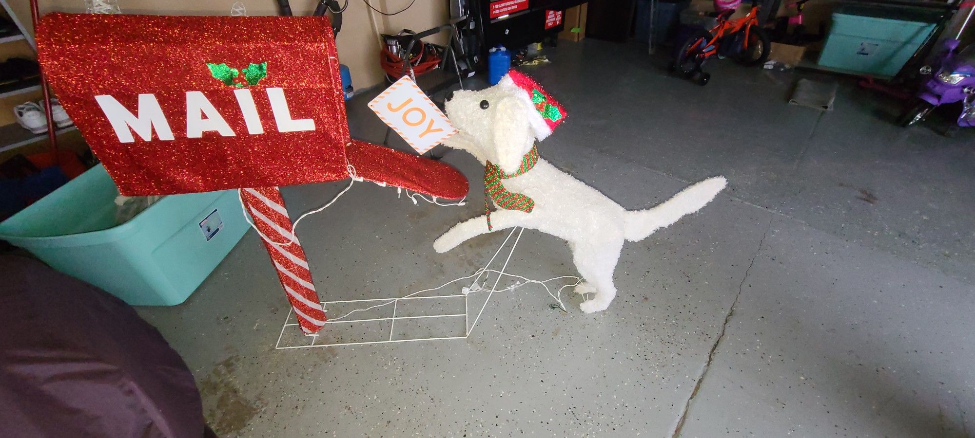 Led Christmas Mailing Dog. for Sale in Puyallup, WA - OfferUp