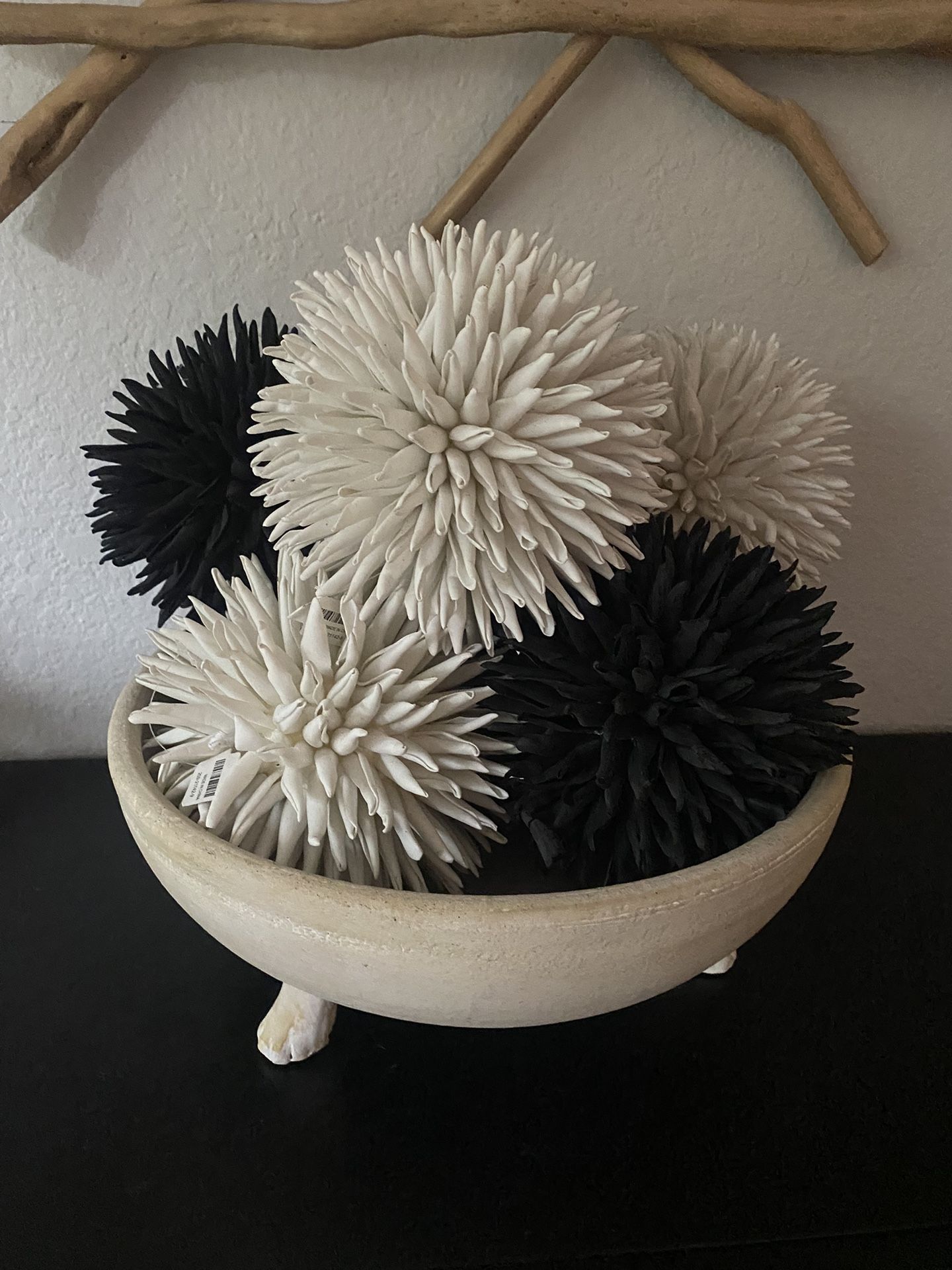Z Gallerie Faux Allium Sphere Set Of 6 Piece $50 for Sale in Miami, FL - OfferUp