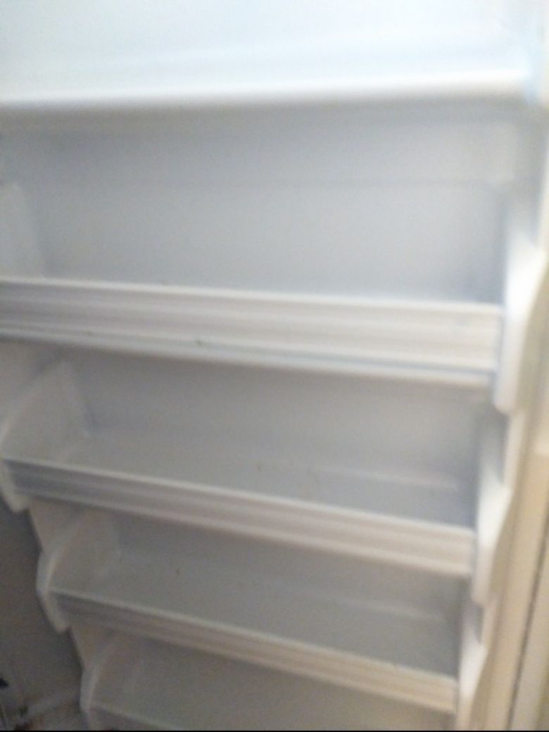 Stand up deep freezer for Sale in Cincinnati, OH - OfferUp