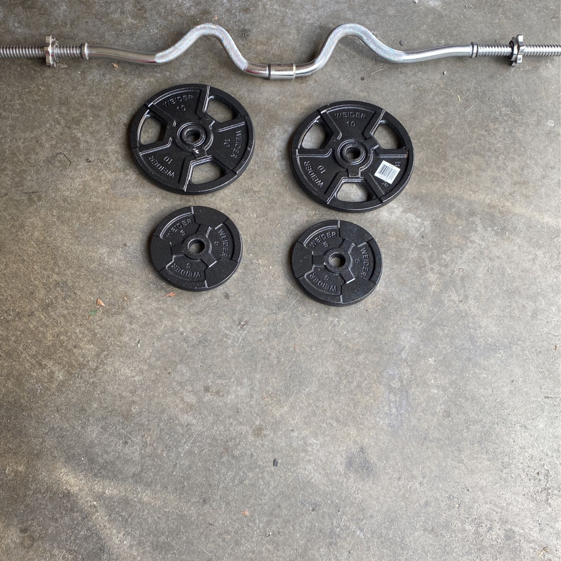 Curl Bar with 30lbs of Weights for Sale in City Of Industry, CA - OfferUp