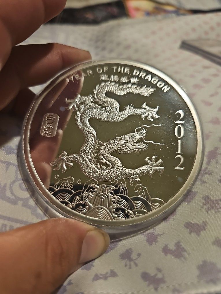 10 Oz 2012 Dragon Round for Sale in Los Angeles, CA - OfferUp