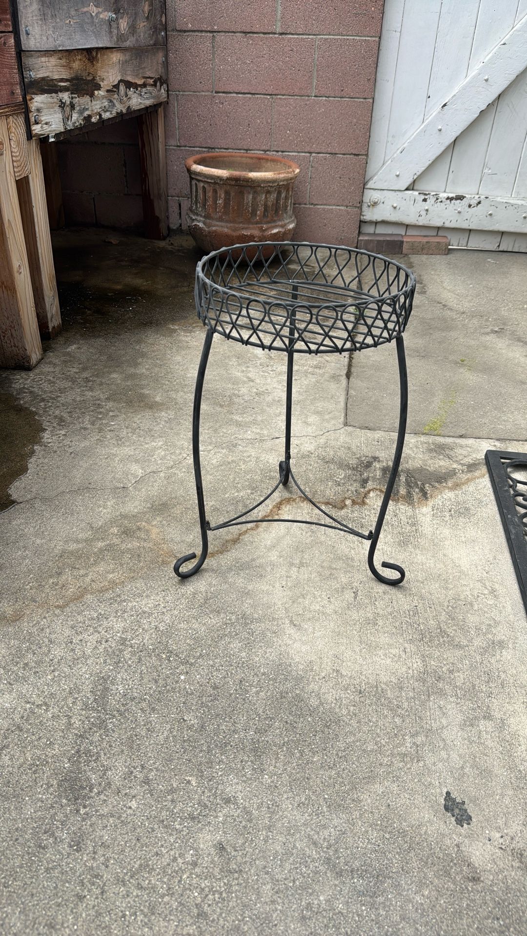 cast iron pot stand for Sale in Bellflower, CA - OfferUp