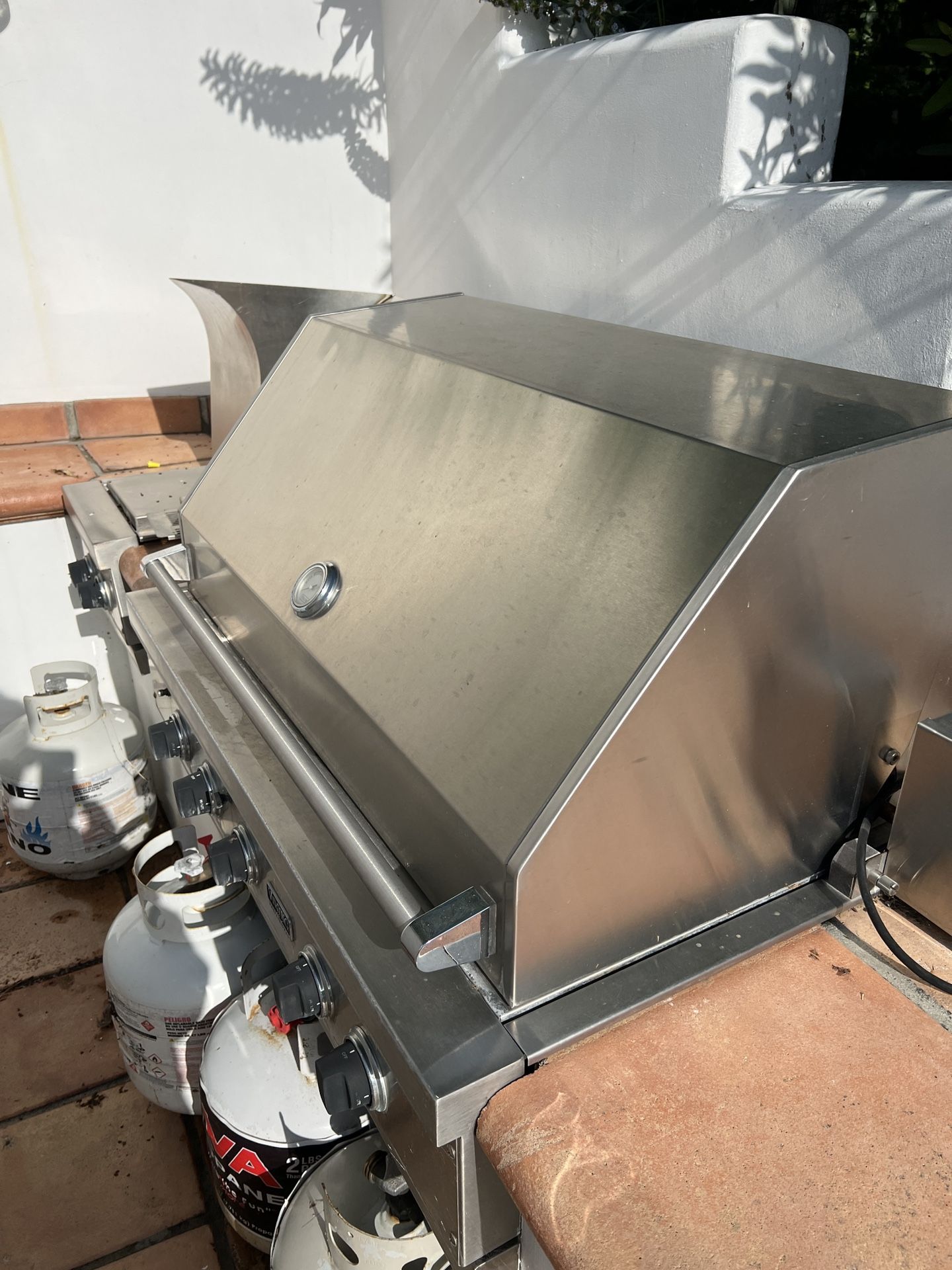 Viking Barbecue W/ Rotisserie 38” for Sale in Los Angeles, CA - OfferUp