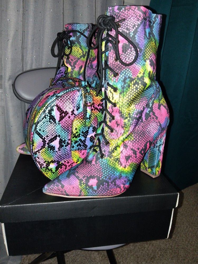 Multi Color Boots & Handbag Set for Sale in Houston, TX - OfferUp
