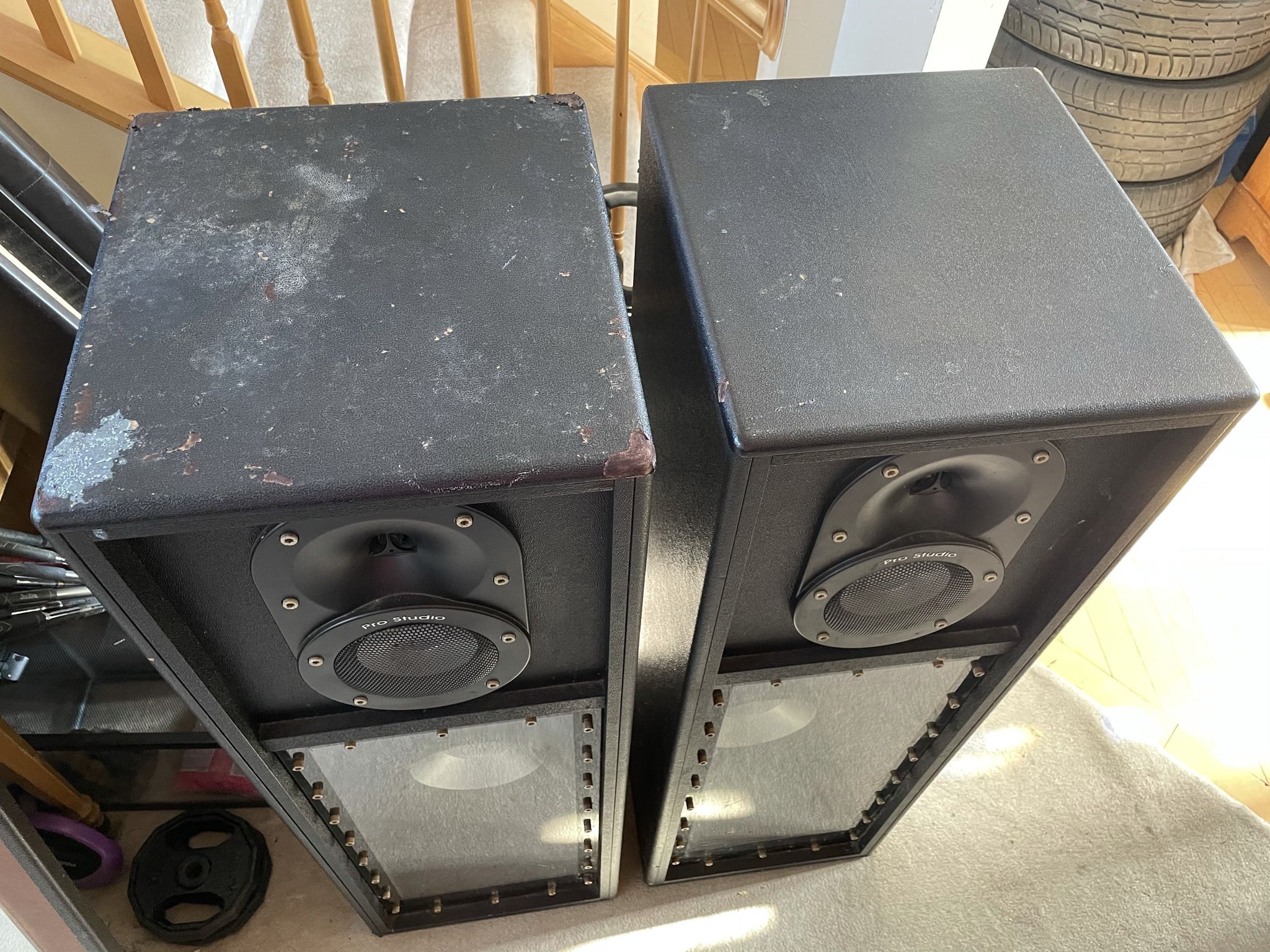 Pro Studio PS413 Tower Speakers 150W (Nom) 400W max for Sale in Romeoville, IL - OfferUp