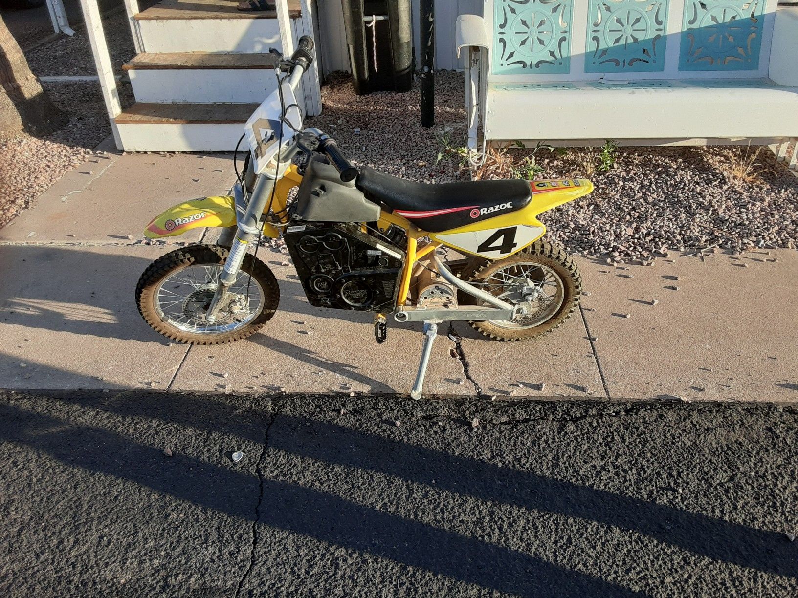 Razor MX650 Electric Dirt Bike for Sale in Mesa, AZ - OfferUp