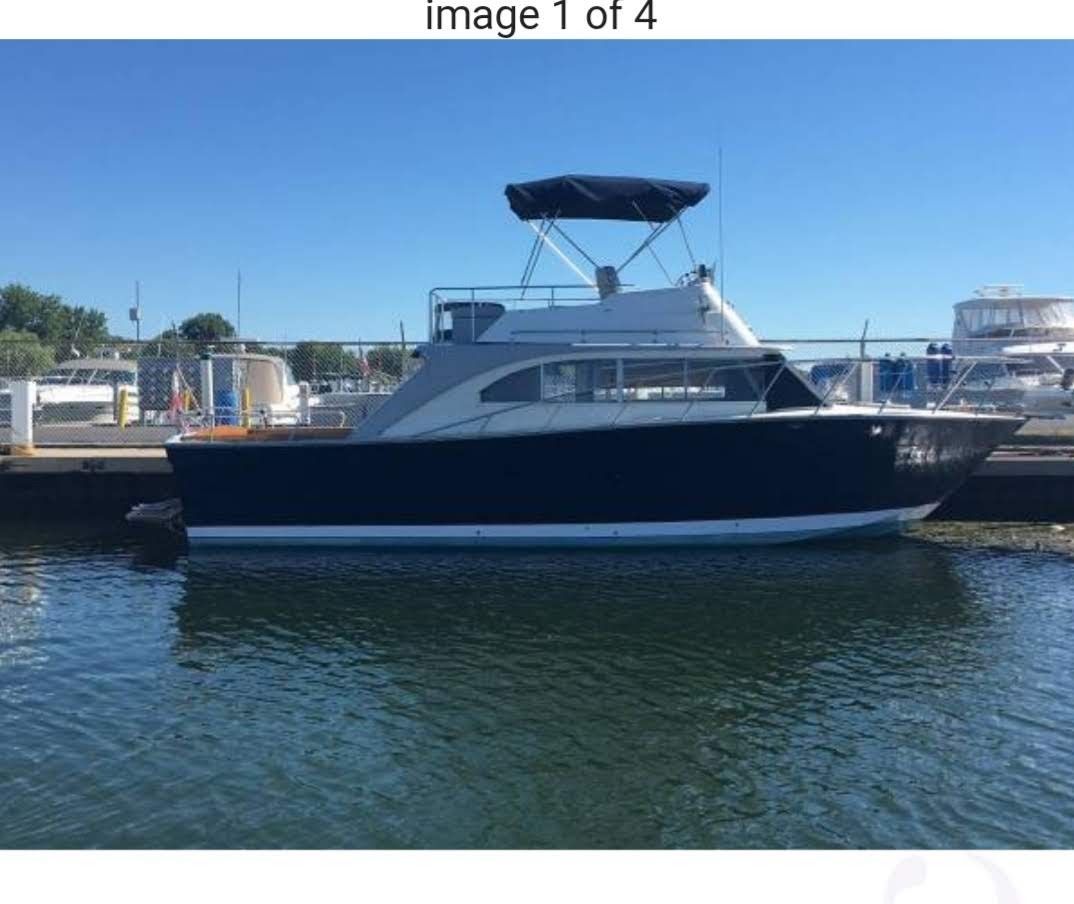 1973 33' Silverton cabin cruiser/with fly bridge for Sale in Detroit ...