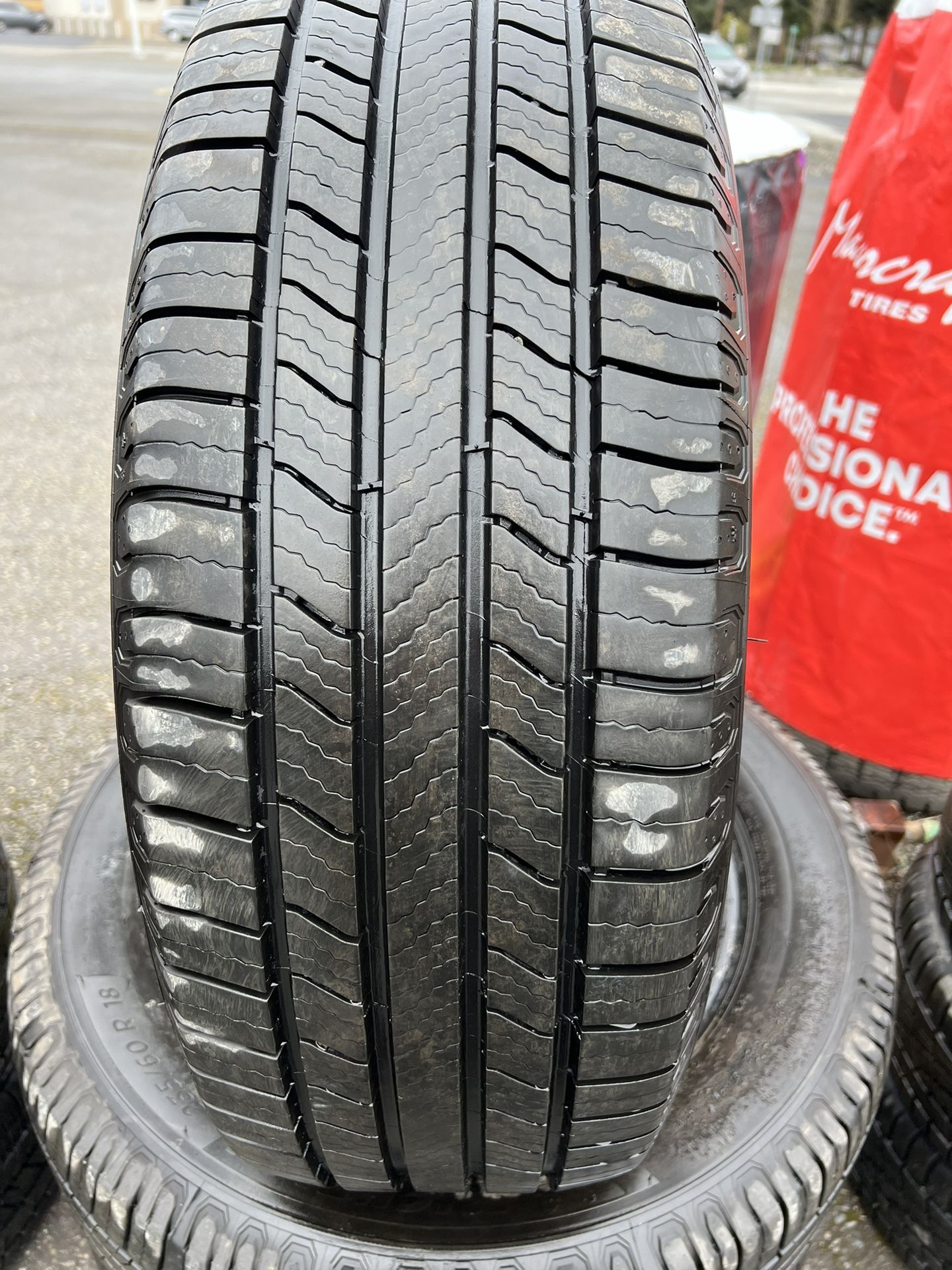 MICHELIN DEFENDER 235/60/18 LIKE NEW!!!!! for Sale in Tacoma, WA - OfferUp