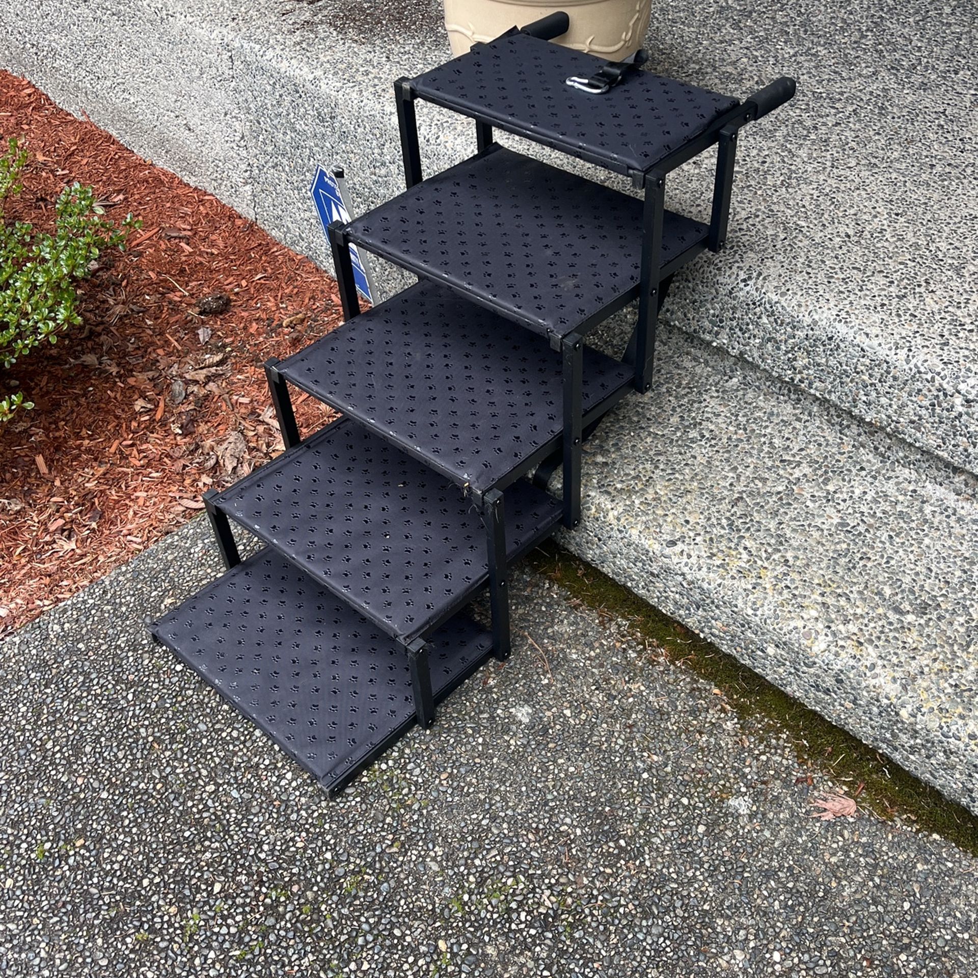 Dog Stairs For Car for Sale in Snohomish, WA - OfferUp