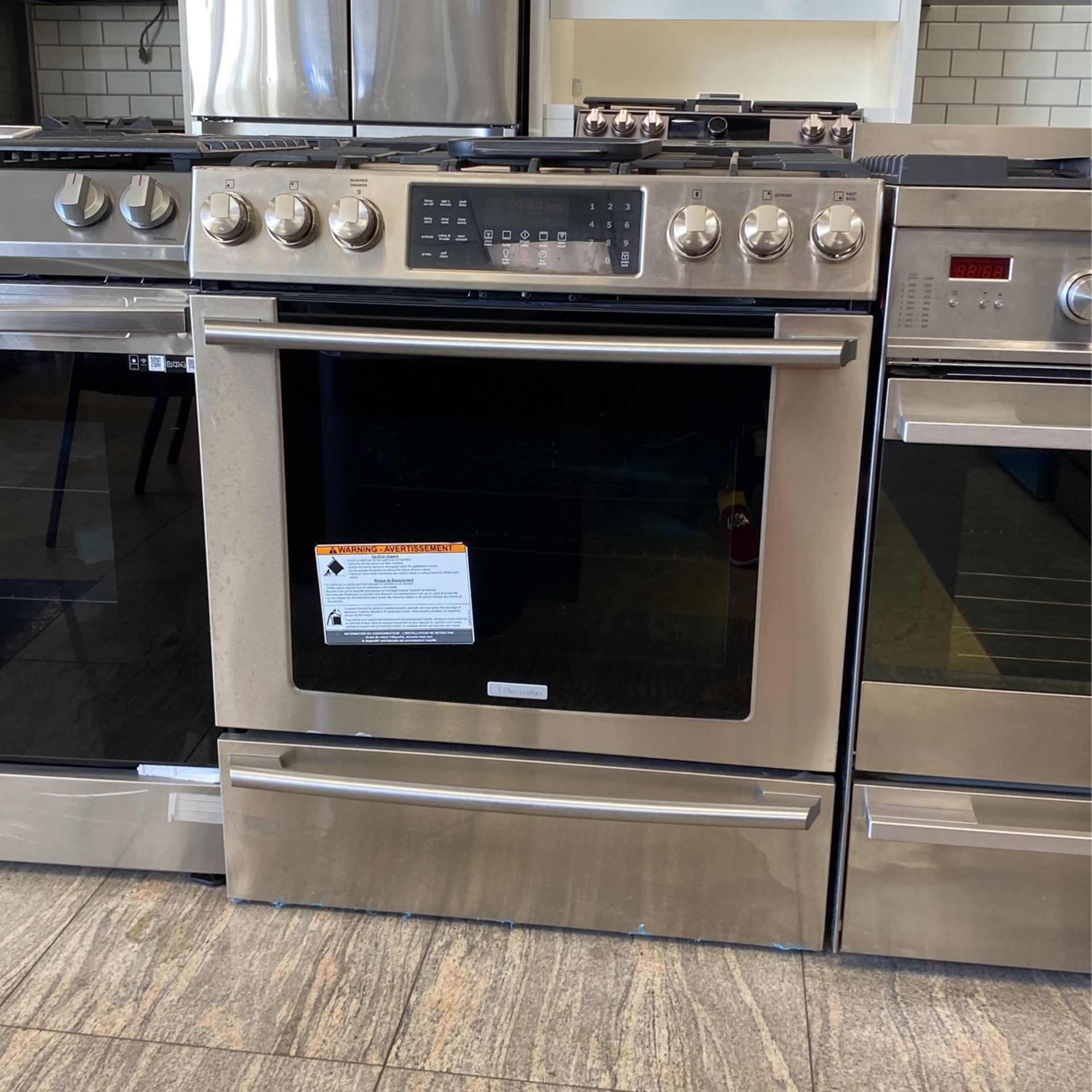 Slide In Gas Range for Sale in Brentwood, NY - OfferUp