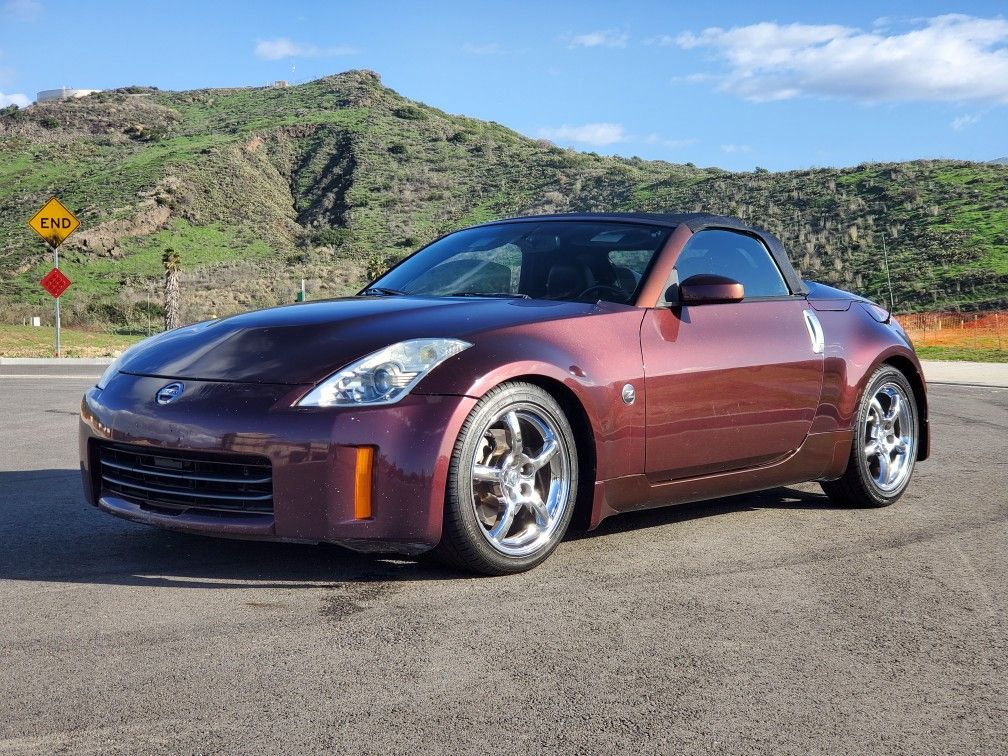 Purple Nissan 350z Convertable