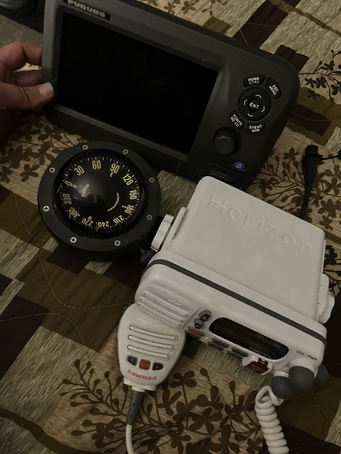 Radar/ Fishfinder Marine Radio Compass for Sale in Auburn, WA - OfferUp