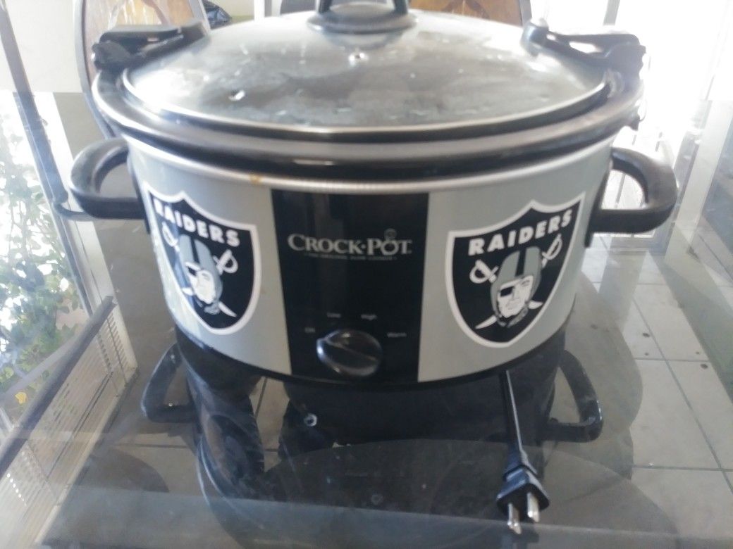 Oakland Raiders Crock Pot for Sale in San Jacinto, CA - OfferUp