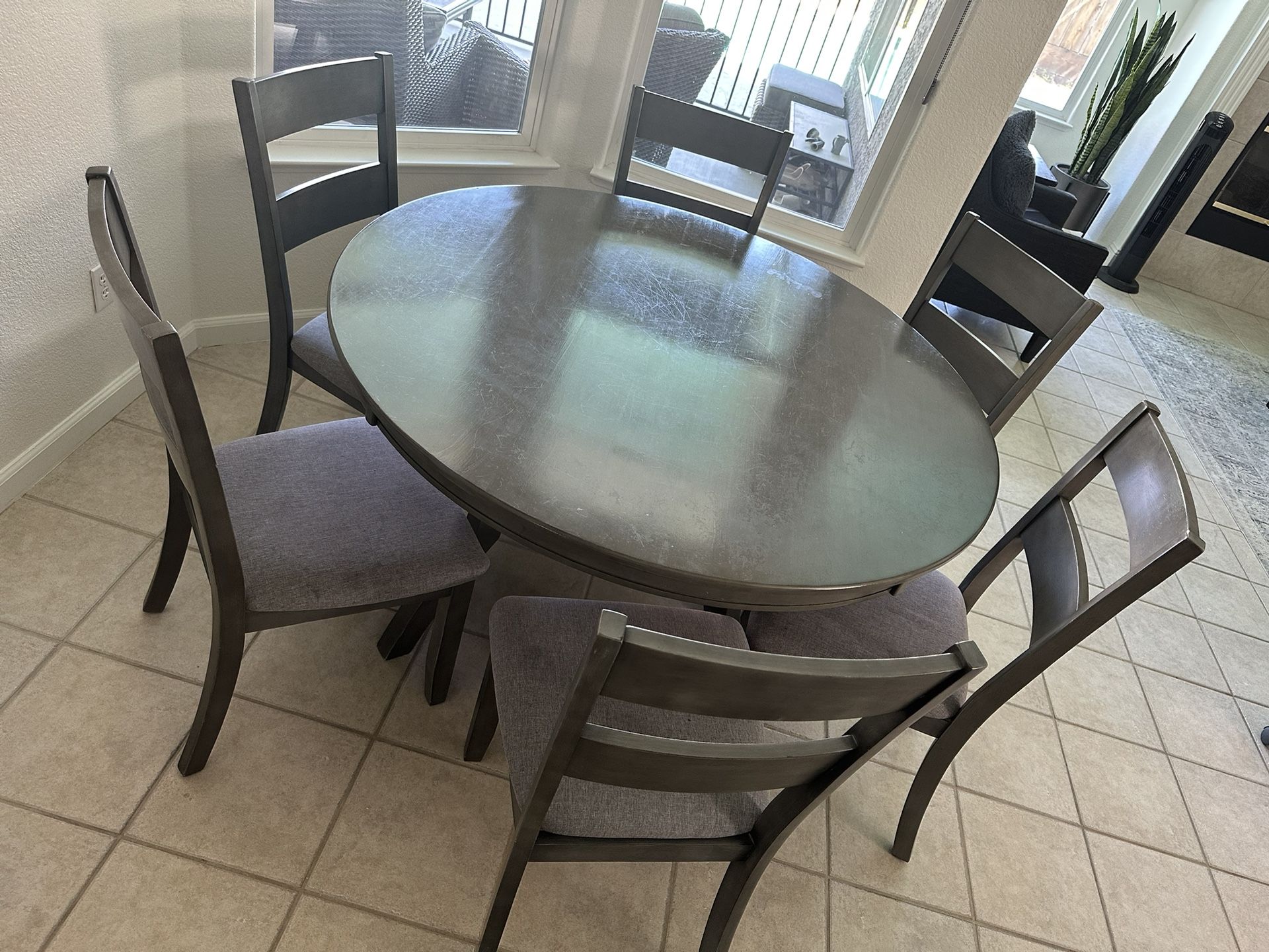 Round Table With 6 Chairs for Sale in Modesto, CA - OfferUp