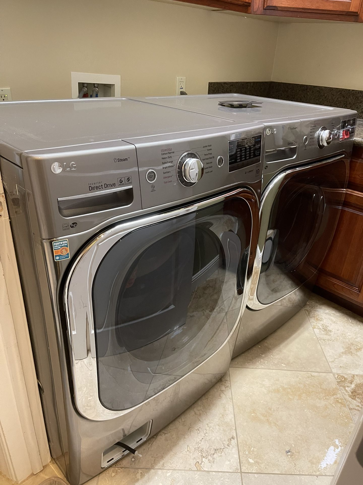 LG Mega Capacity Turbo Wash/Washer (WWM8100HVA)& Mega Capacity Gas ...