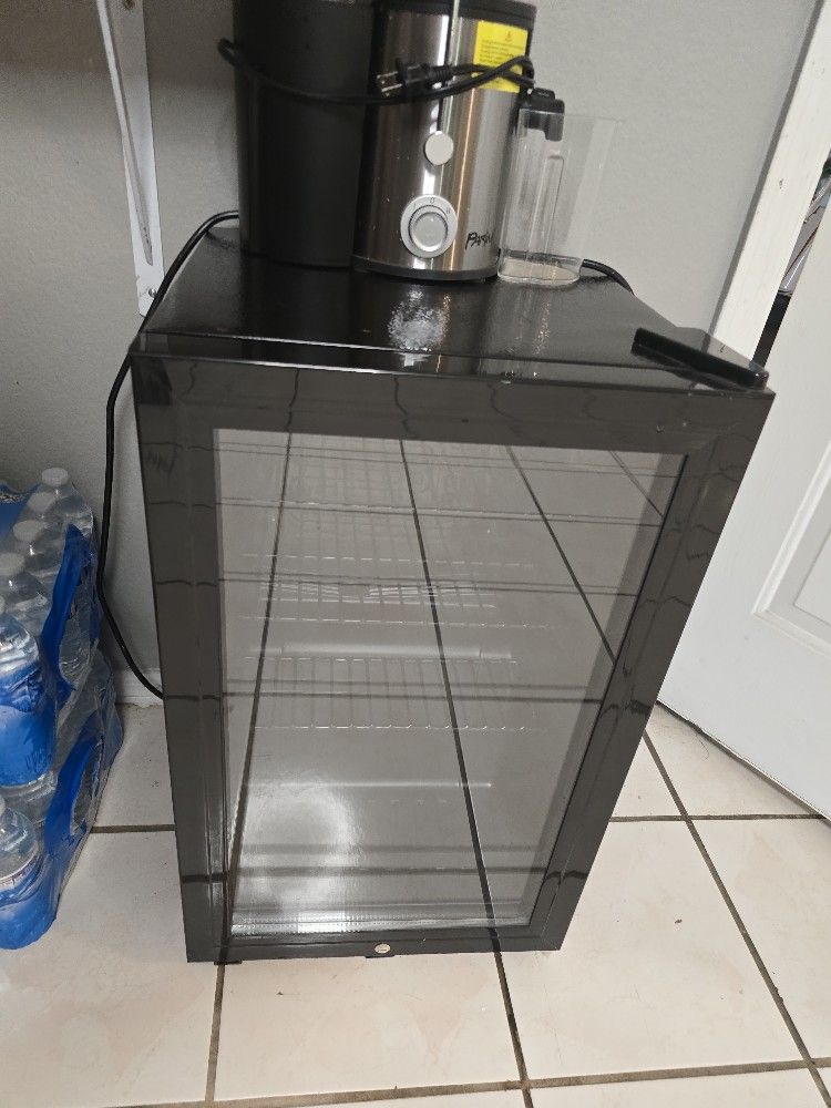 Mini Fridge for Sale in Phoenix, AZ - OfferUp