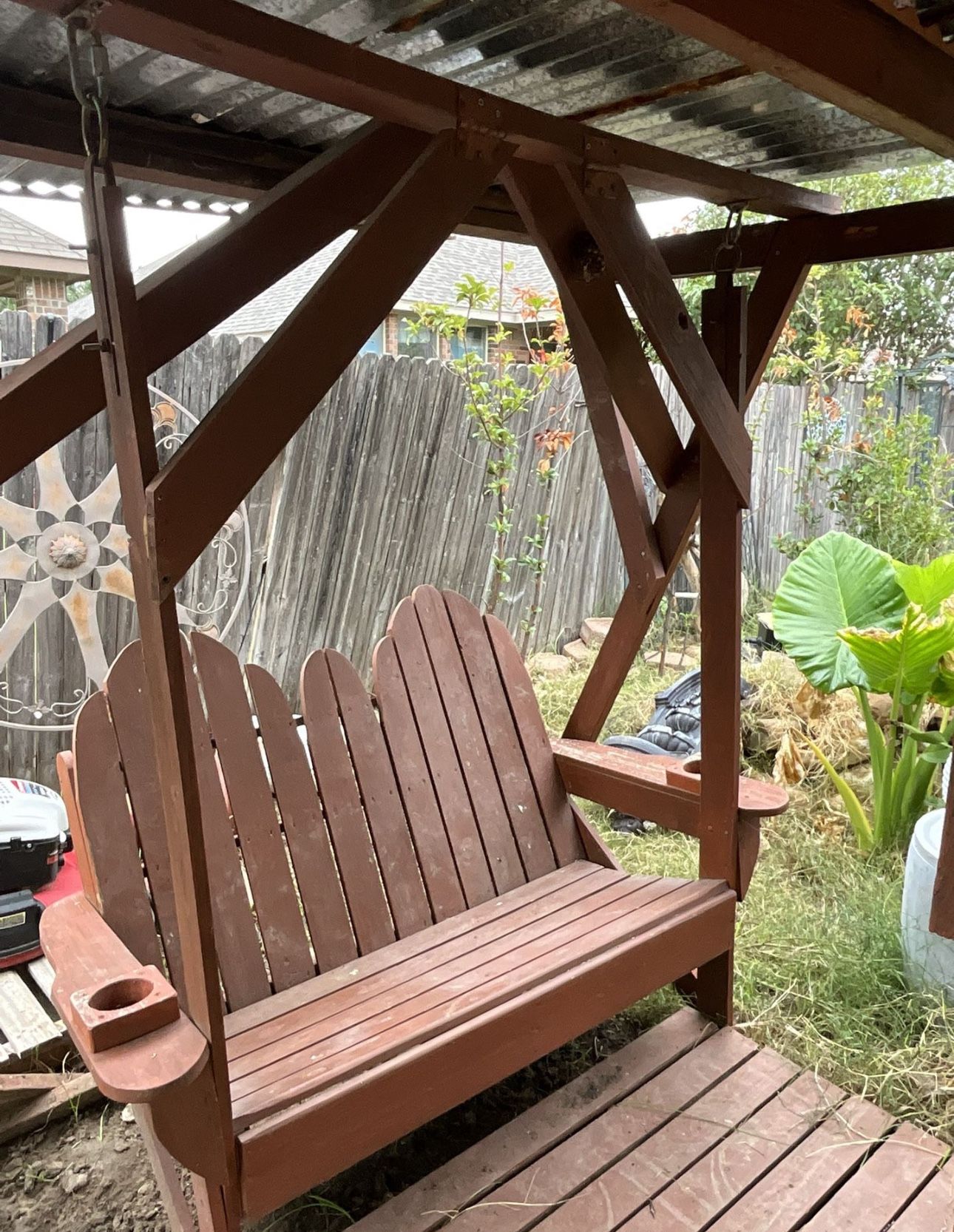 Large 4 Person Swing for Sale in Saginaw, TX - OfferUp