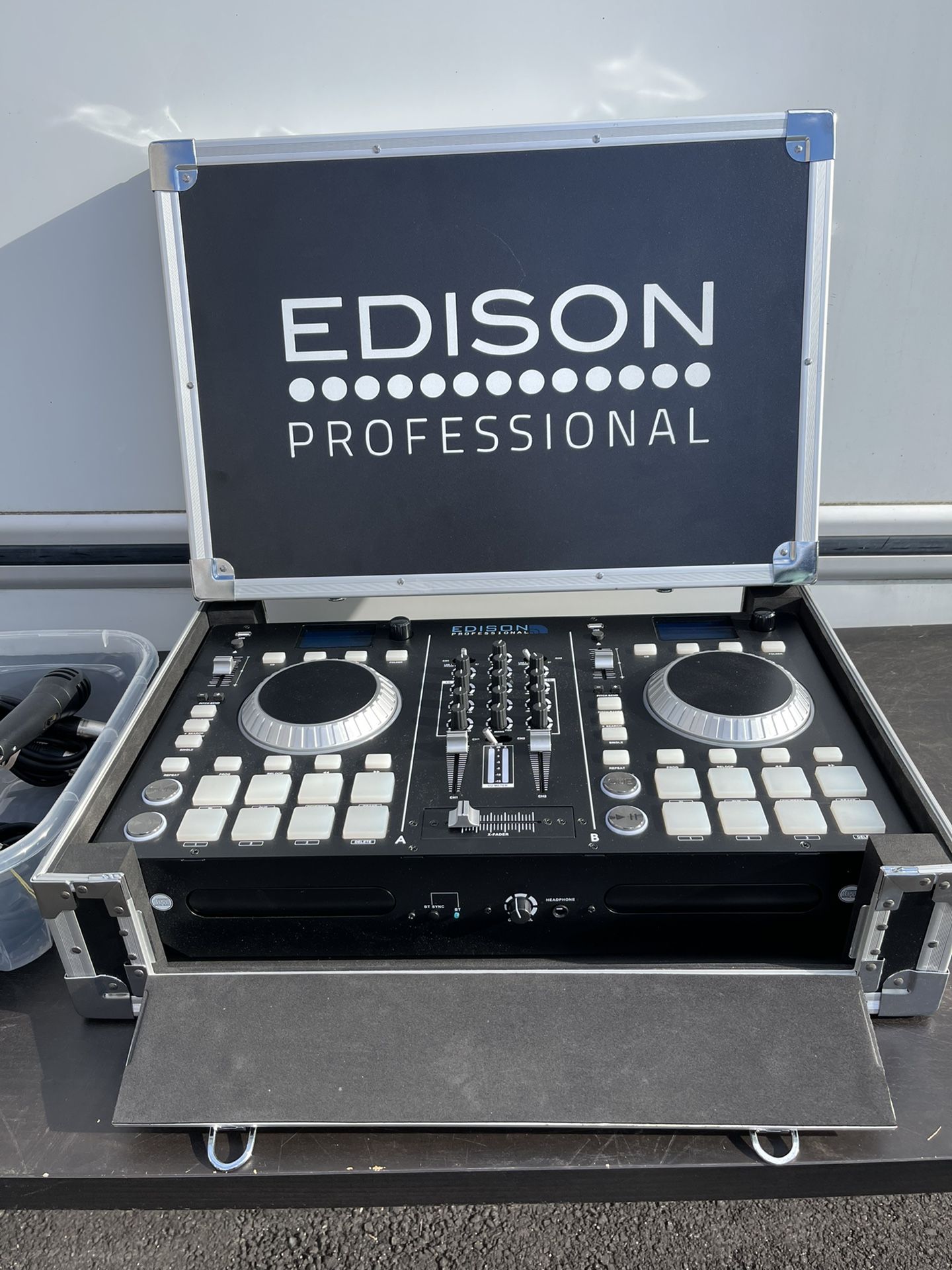 Edison Pro DJ Mixer w/ Scratch USB 2 CDs MP3 for Sale in Hull, MA - OfferUp