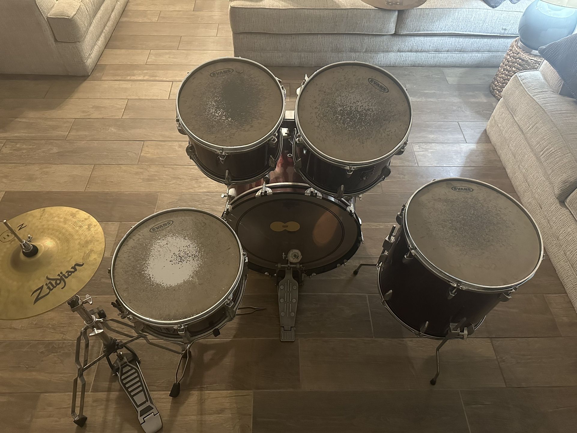 Groove percussion 5 Piece Drum Kit… IF ITS UP,ITS AVAILABLE! Don’t Ask ...