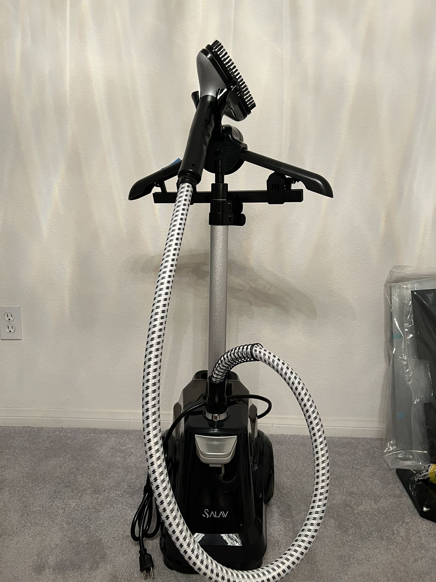 Commercial Grade Clothes Steamer for Sale in Las Vegas, NV - OfferUp