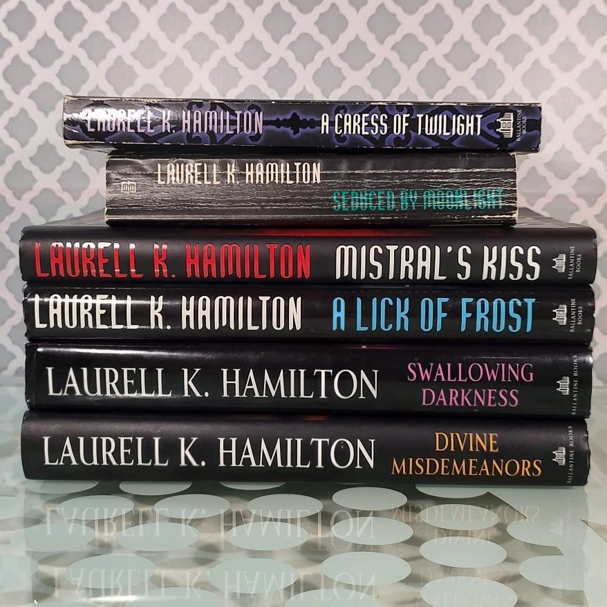 Laurell K Hamilton Books