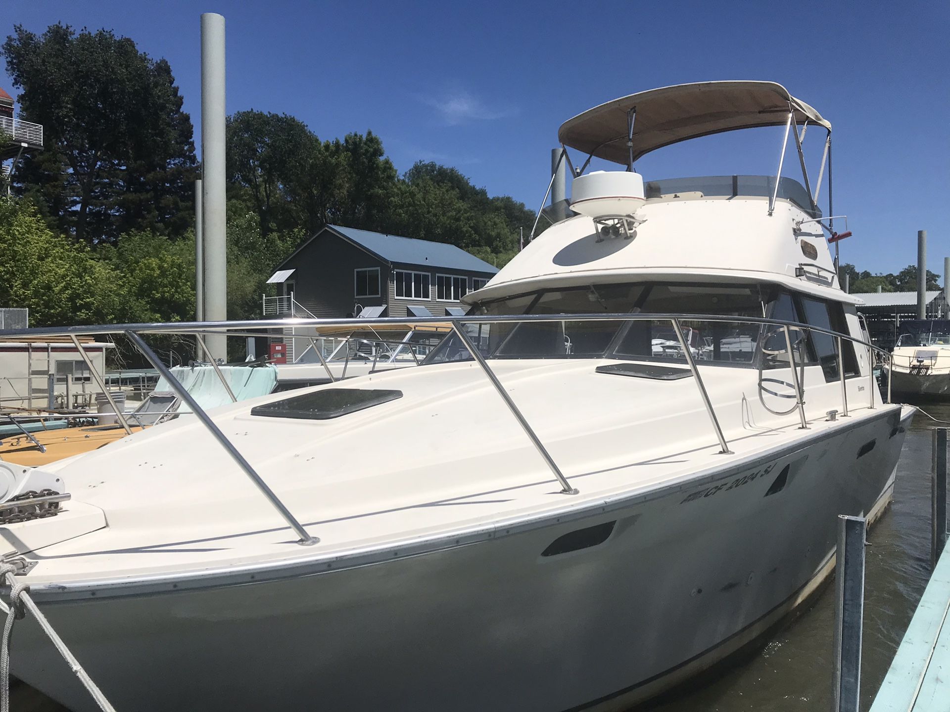34 ft SILVERTON cabin cruiser for Sale in Sacramento, CA - OfferUp