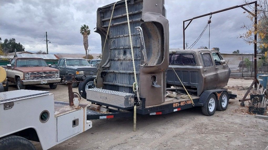 1985 Single Cab Square Body Dually for Sale in Taft, CA - OfferUp