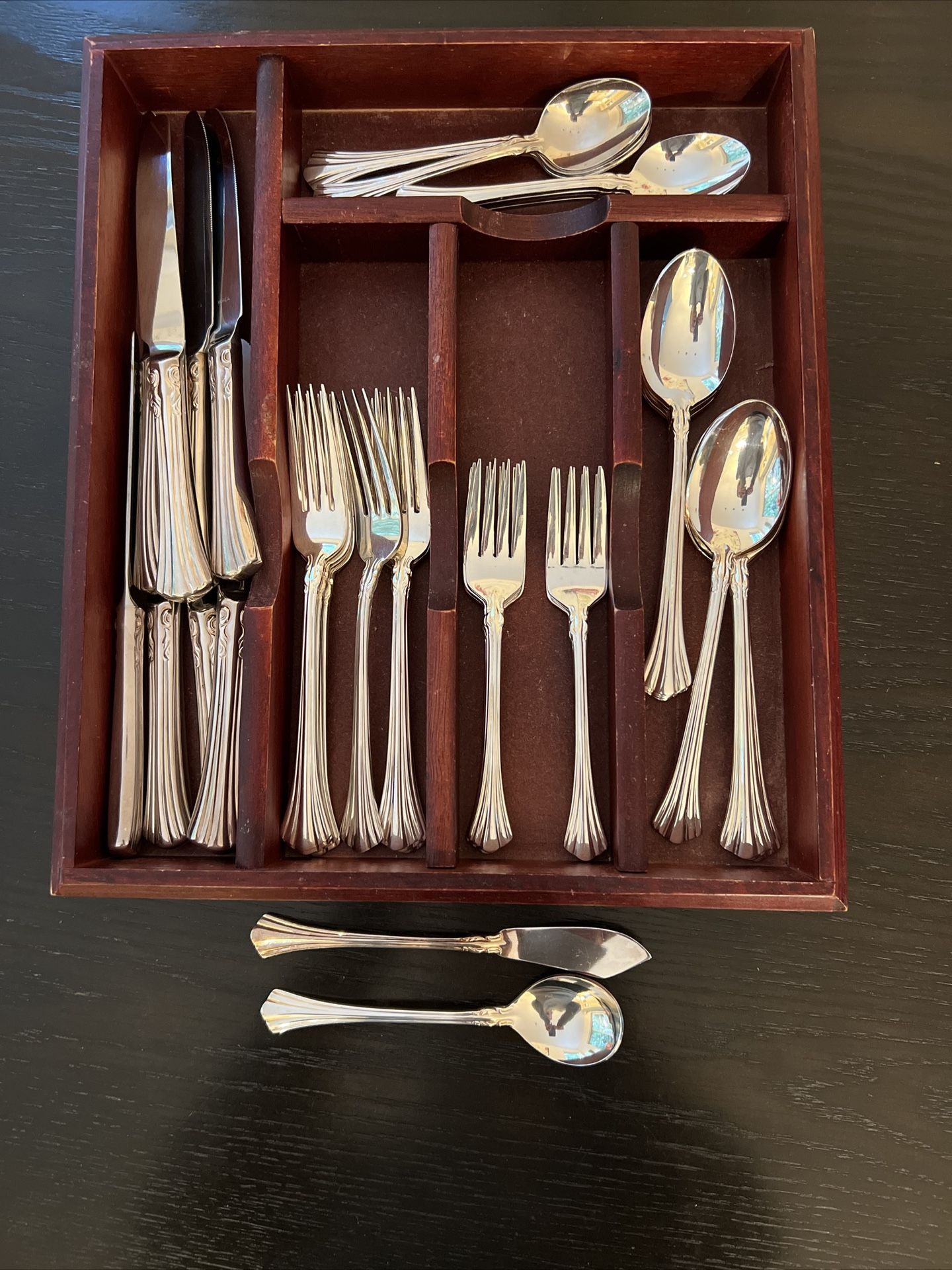 TOWLE Supreme Cutlery “Classic Plume” Flatware 42 pcs for Sale in ...