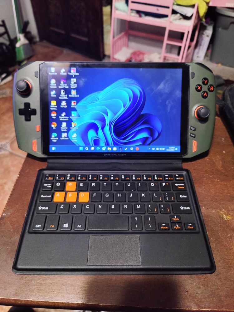 Onexplayer 1s Intel Handheld for Sale in Fontana, CA - OfferUp