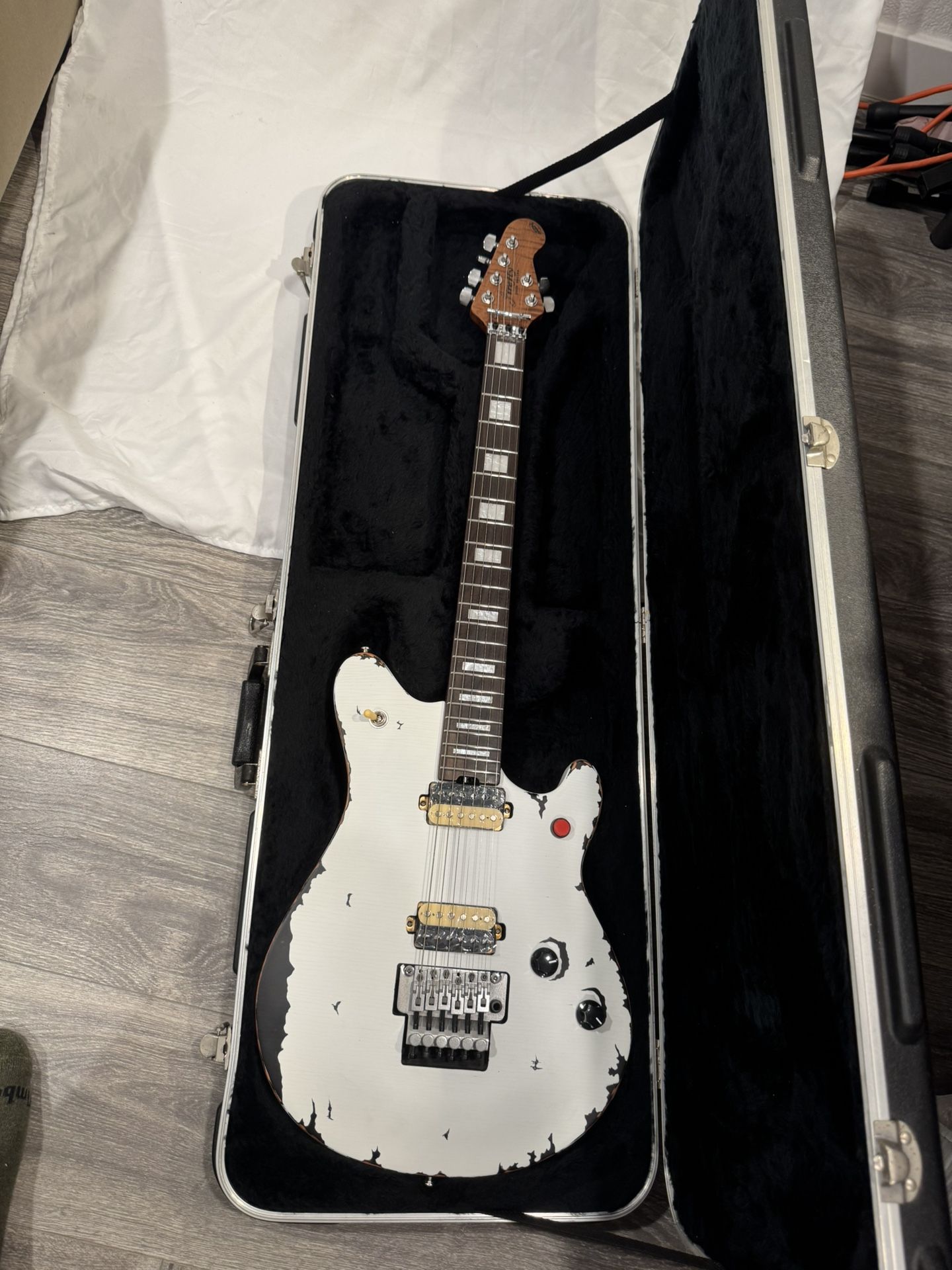 Firefly FFMN EVH (Vintage White Color) for Sale in El Cajon, CA - OfferUp