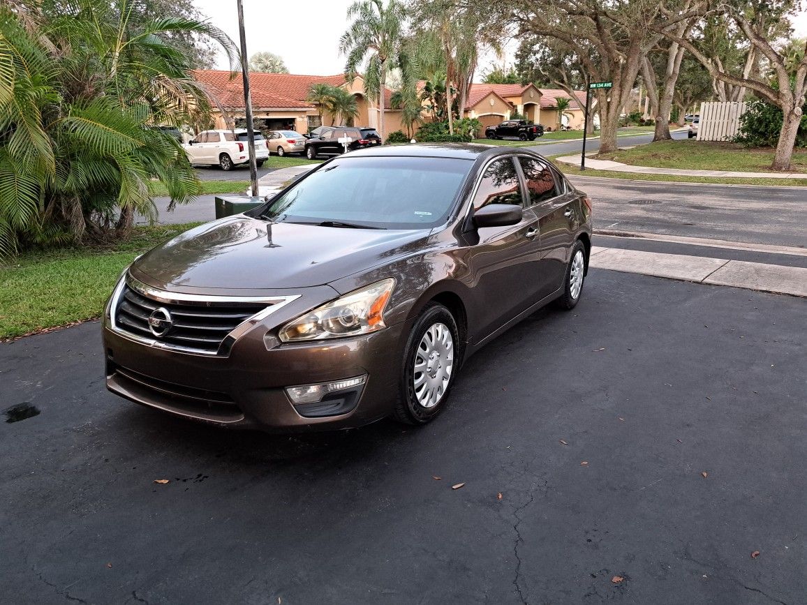 2013 Nissan Altima for Sale in Fort Lauderdale, FL - OfferUp