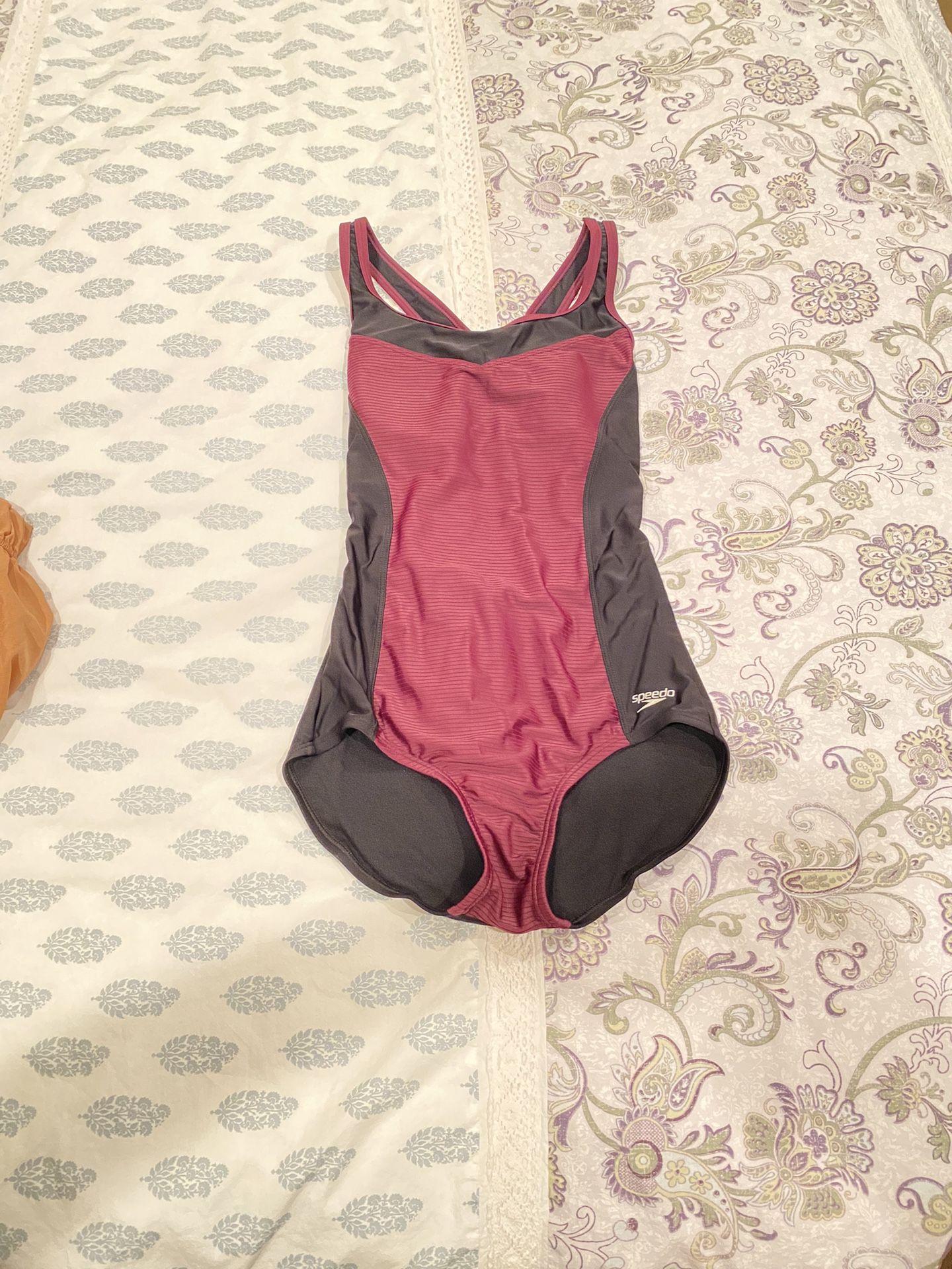 SPEEDO Swimsuit One Piece Bathing Suit Sz S Maroon Black Competition ...