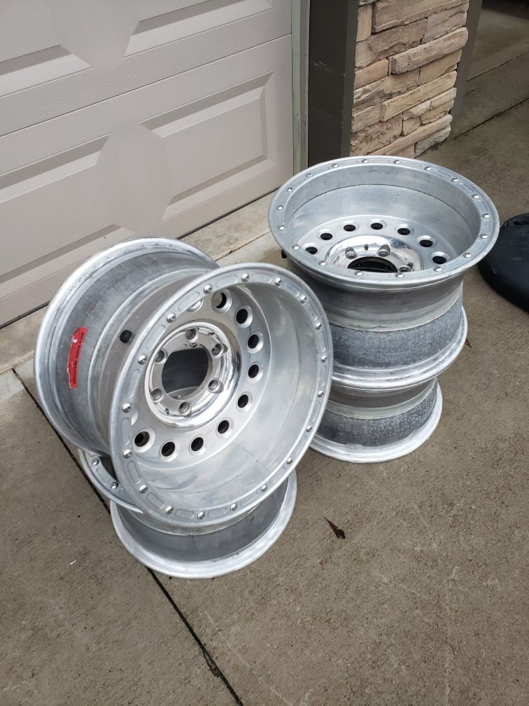 17 inch weld industries wheels. for Sale in Spartanburg, SC - OfferUp