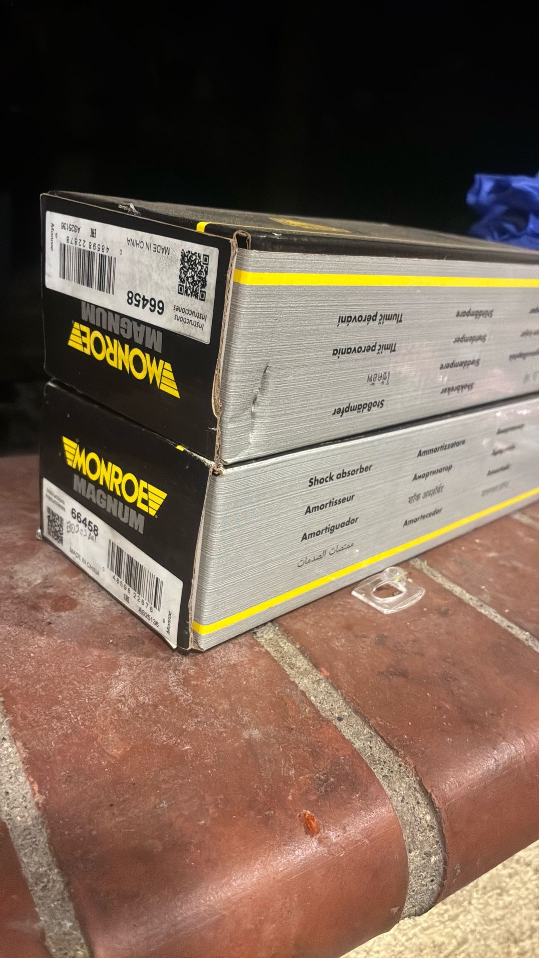 Parts Shocks Freight liner for Sale in San Bernardino, CA - OfferUp