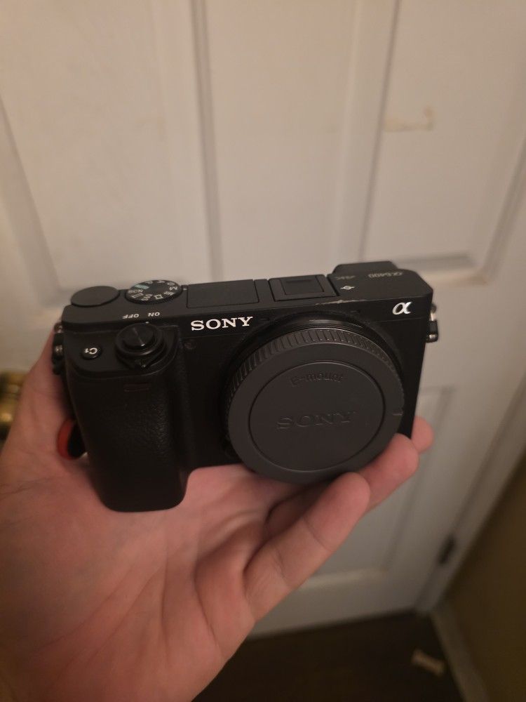 Sony A6400 Camera Body for Sale in Hollister, CA - OfferUp