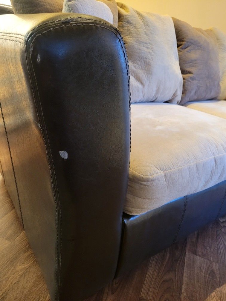 Logan Sectional Sofa Set Design By Ashley Furniture