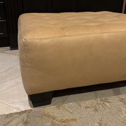 Barely Used Ottoman for Sale in Tampa FL OfferUp