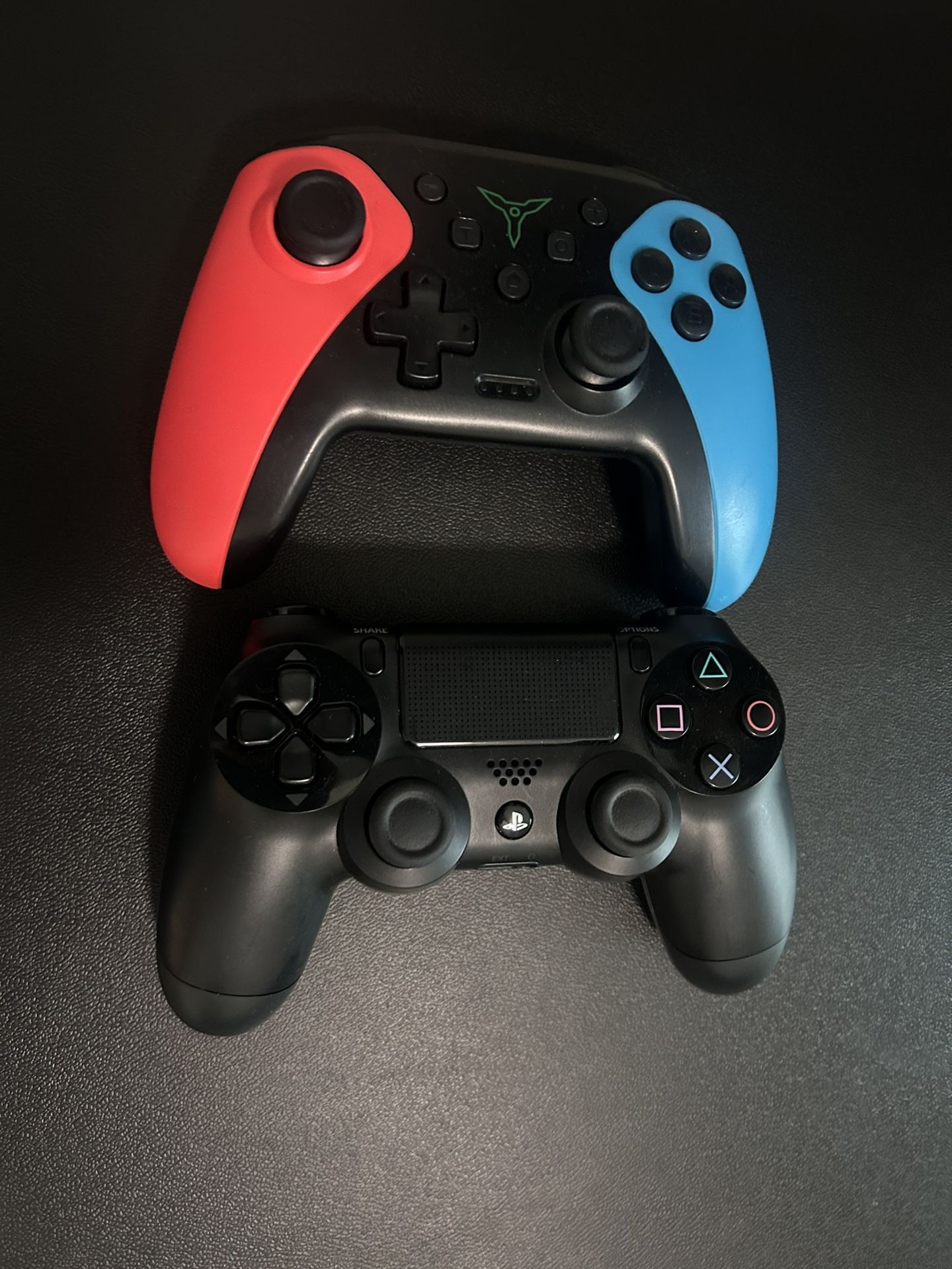 Ps4 Controller + Random for Sale in West Palm Beach, FL - OfferUp
