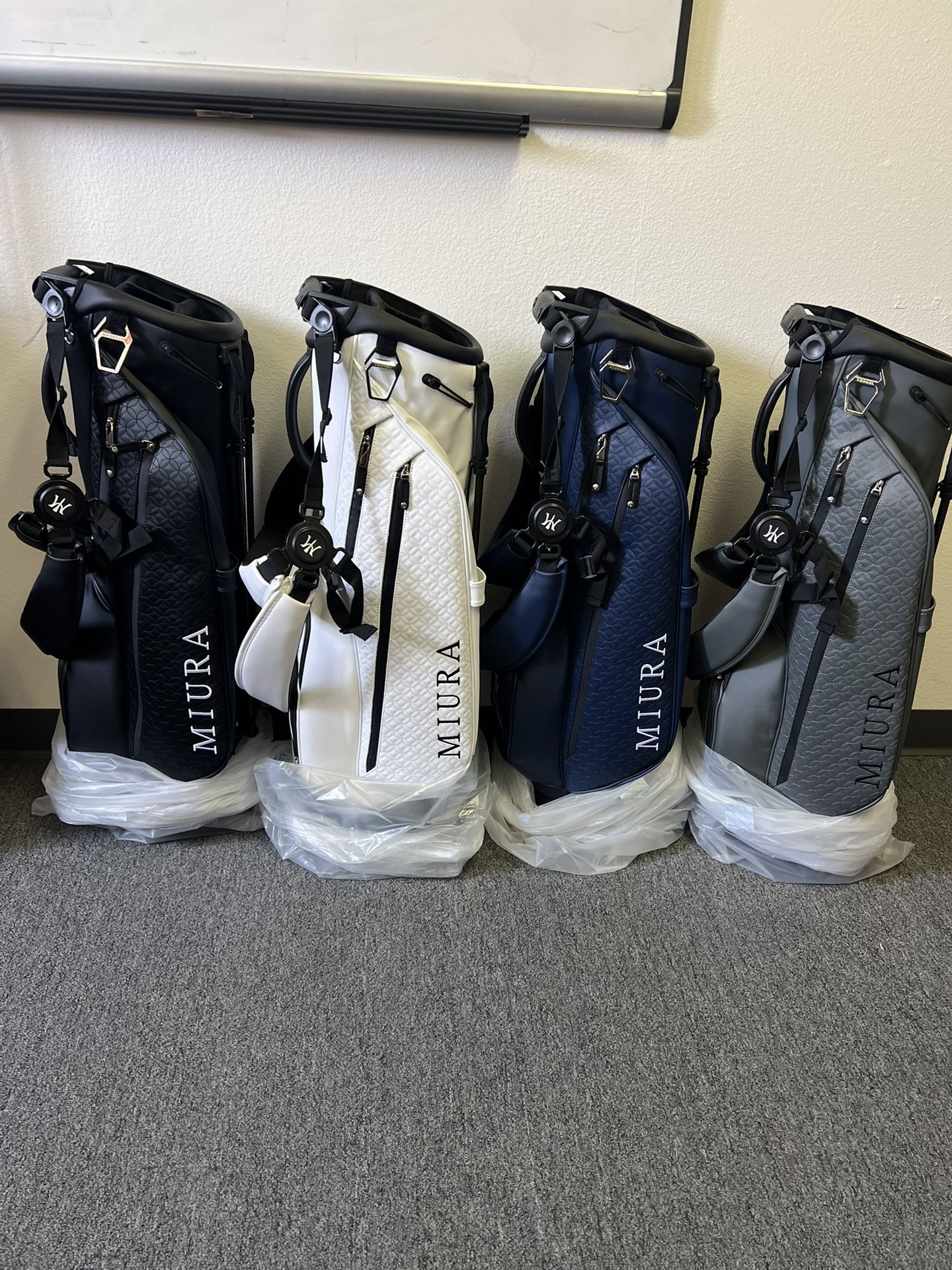 Miura X Vessel VLS lux Stand Bag for Sale in Montebello, CA - OfferUp