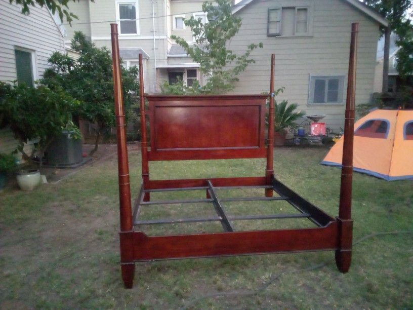 Red Mahogany Bed Frame Solid Wood for Sale in Stockton, CA - OfferUp