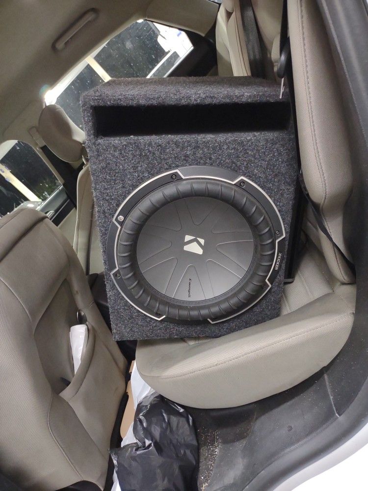 Kicker Comp Q 12" Sub In Box for Sale in Sacramento, CA - OfferUp