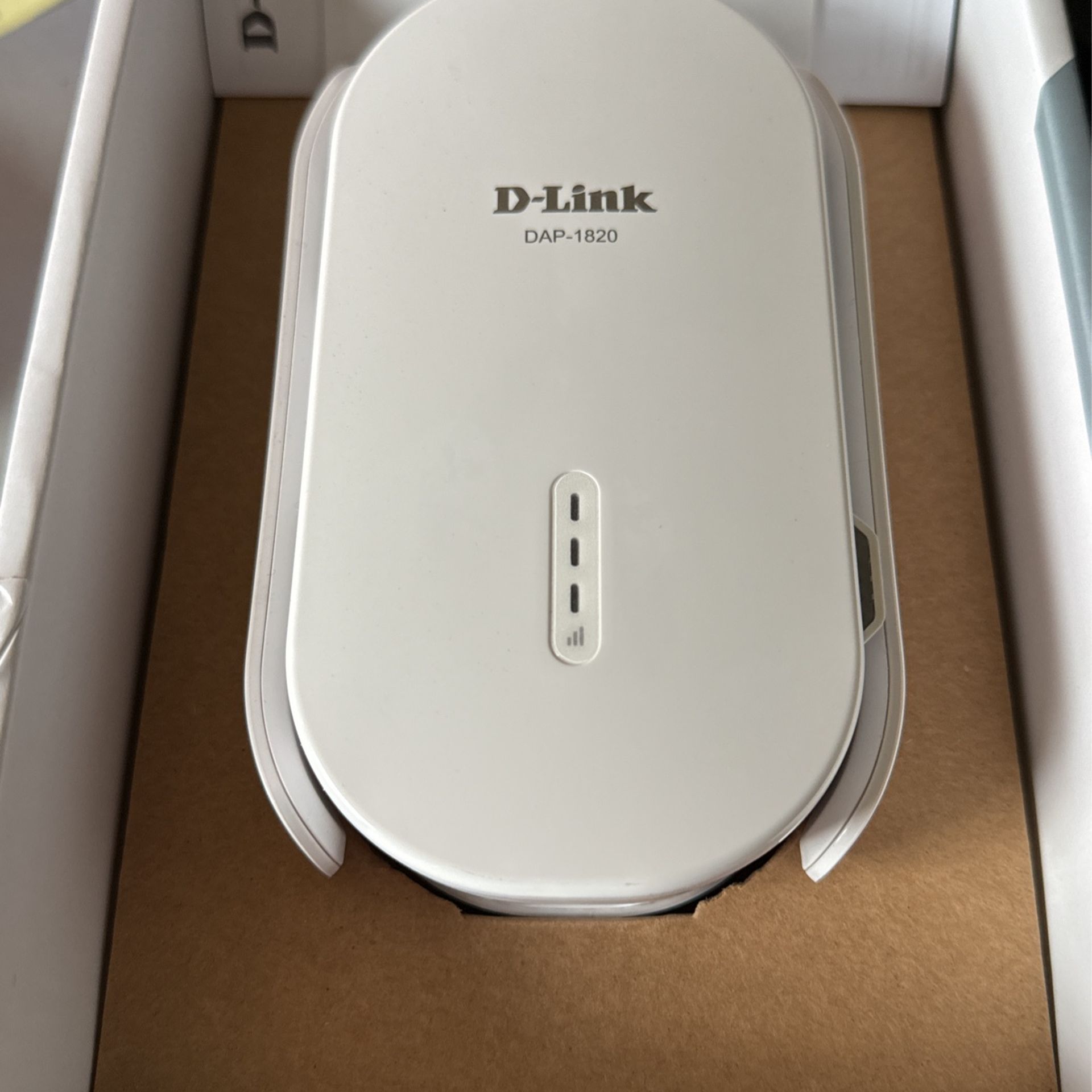 D-Link Wi-Fi Range Extender AC2000 for Sale in West Hollywood, CA - OfferUp