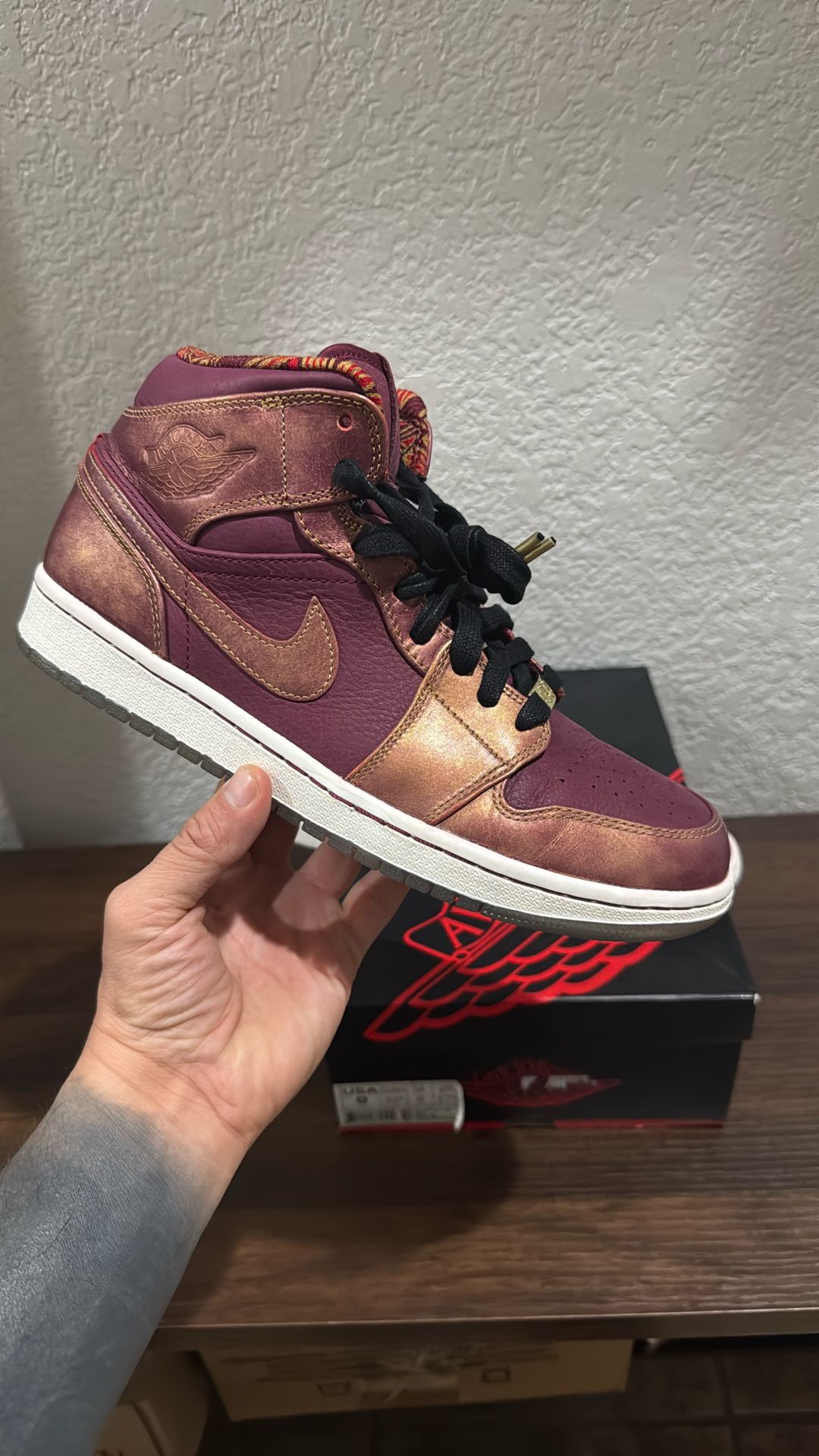 Air Jordan 1 Mid BHM Black History Month Deep Garnet Gold for Sale in ...